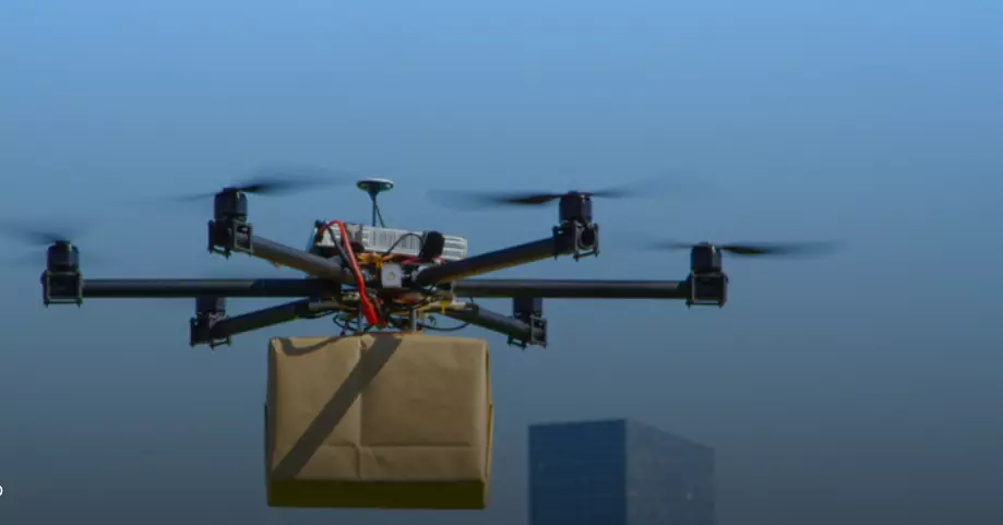 Rinne drone leictreach PHASA-35 a chéad eitilt 107730_1