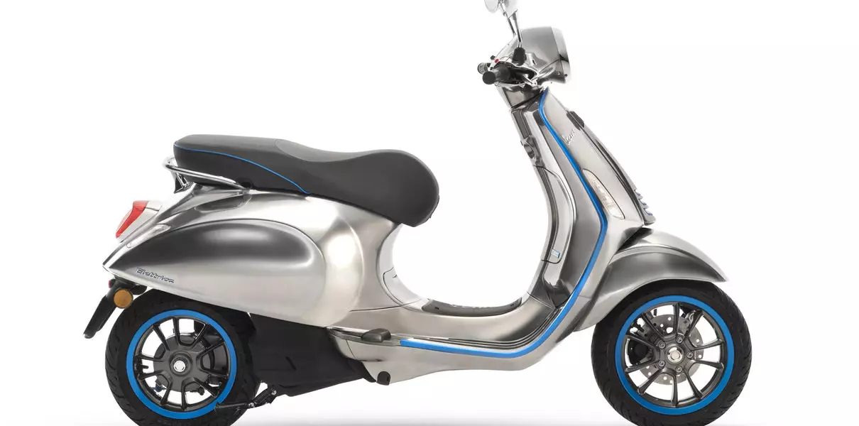 Gilunsad sa Vespa ang una nga electric scooter sa Europa sa tingdagdag 2018