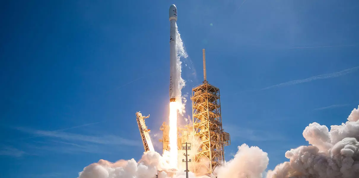 SpaceX முதல் பல்கேரிய தகவல் தொடர்பு செயற்கைக்கோளை வெற்றிகரமாக விண்ணில் செலுத்தியது