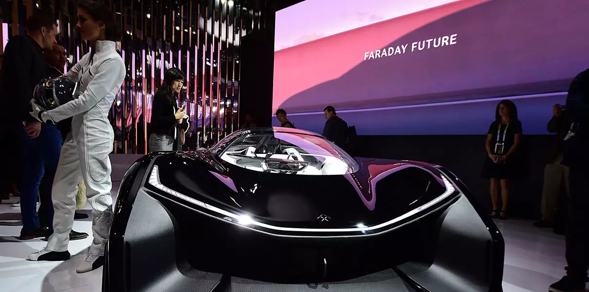 Faraday Future gaat $ 1 miljard ophalen