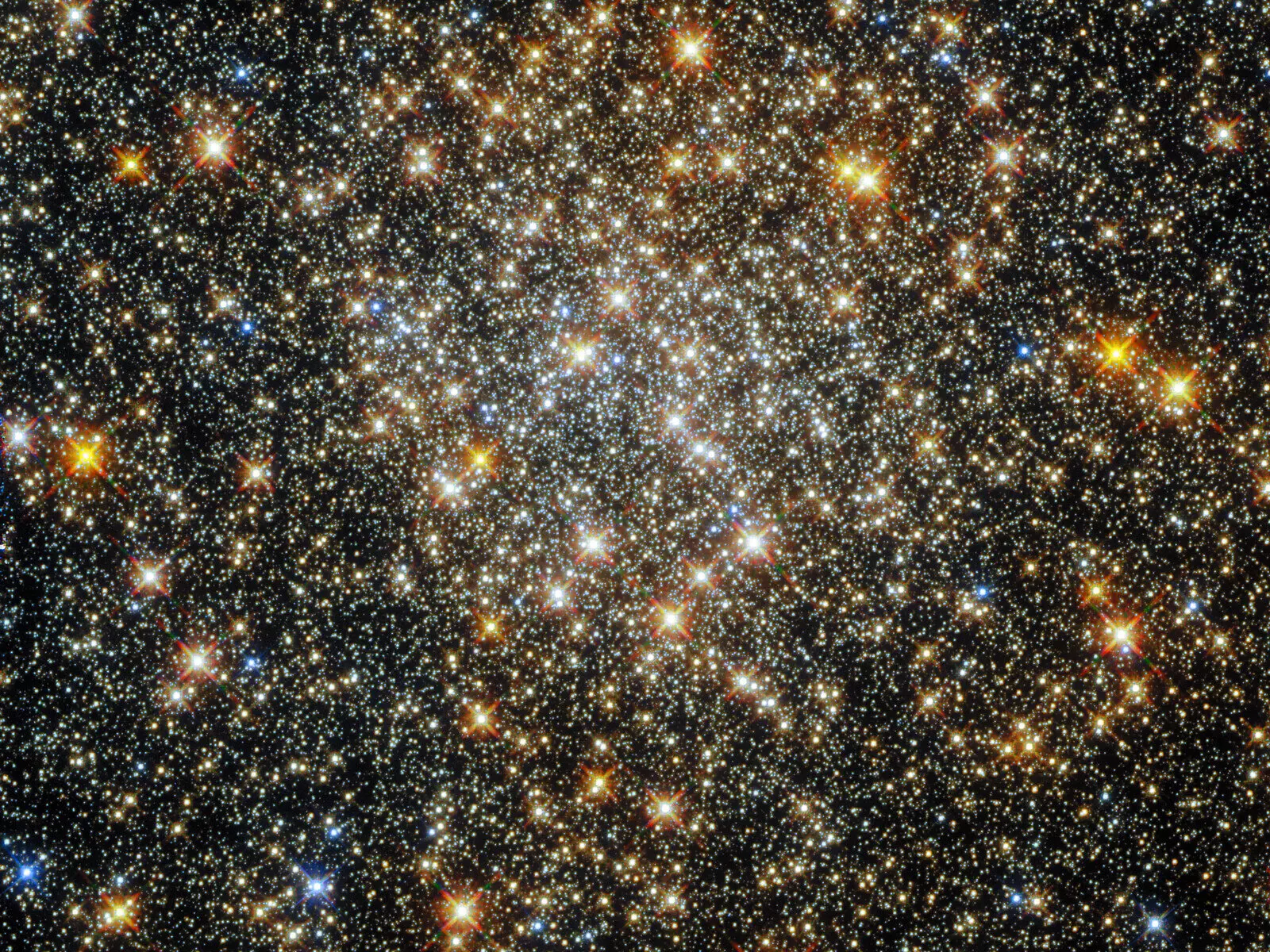 See the cluster of stars at the heart of the Milky Way. Usually it is impossible to see him 107976_1