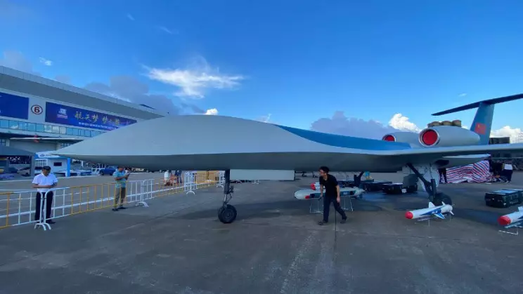 O dron chino chorro voa un récord de 20 horas a unha velocidade de 800 km / h