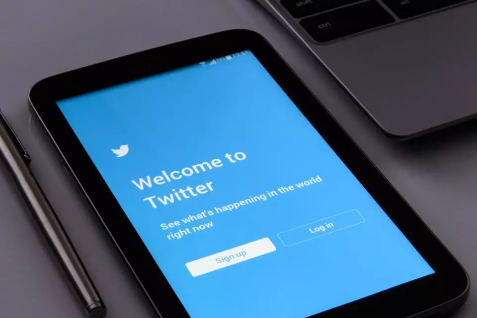 Twitter dê mesajên siyasetmedaran bi xeletiyan rast bike