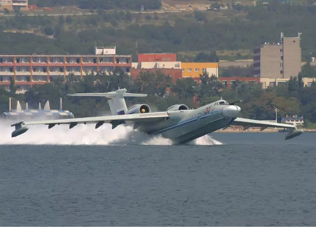 Ile-iṣẹ Aabo Russia yoo tun bẹrẹ idagbasoke ti ọkọ ofurufu amphibious ti o tobi julọ A-40 “Albatross”