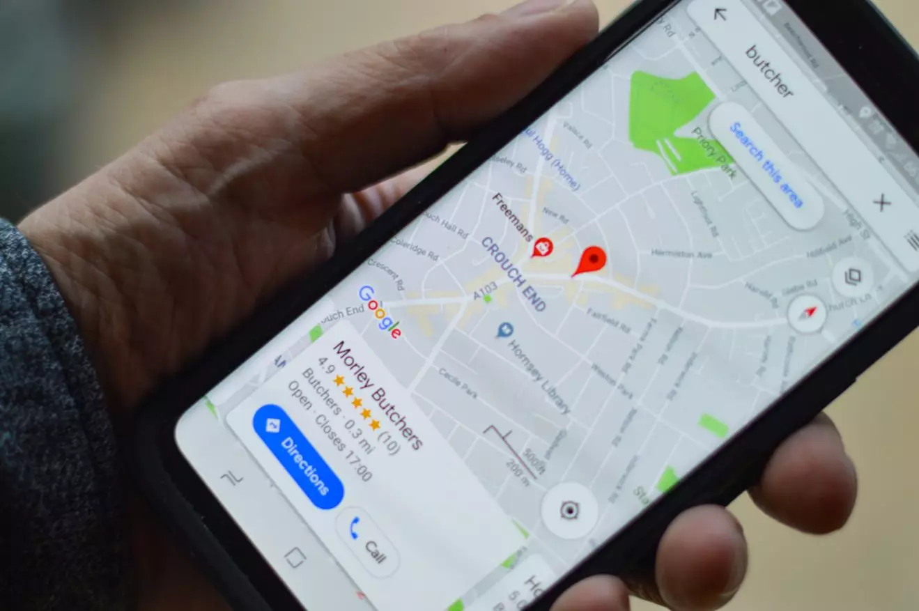 AI 50% optimalisearre rûtes yn Google maps