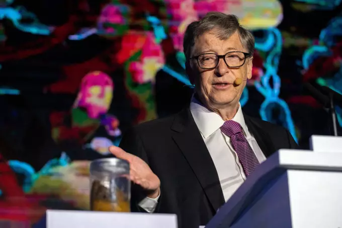 Bill Gates aliwasilisha choo kinachofanya kazi bila maji