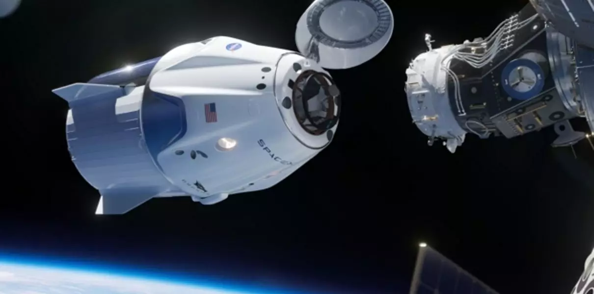 SpaceX dia nanemotra ny sidina Crew Dragon noho ny olan'ny motera