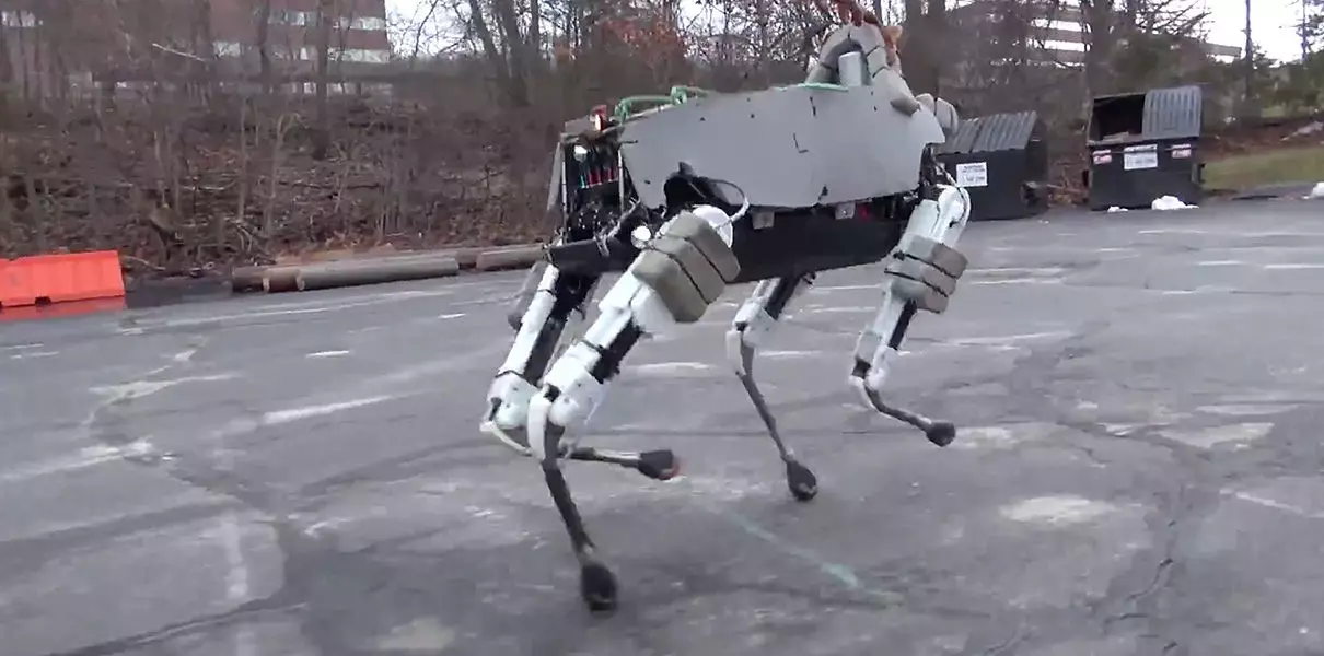 Psie roboty Boston Dynamics hľadajú prácu kuriéra