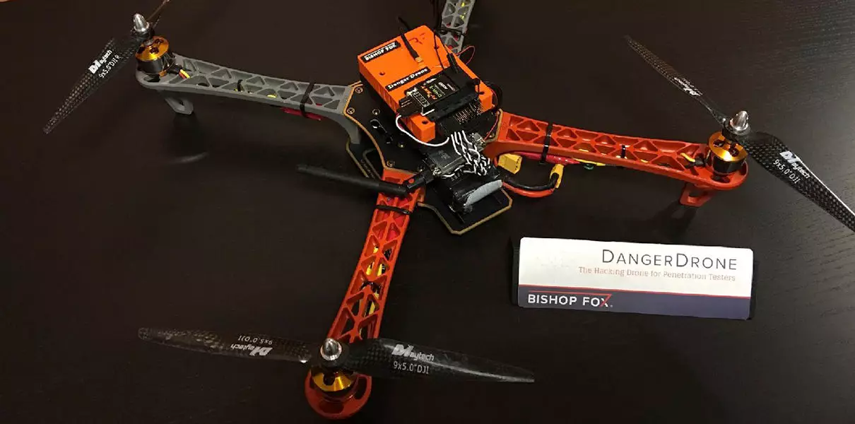 Beidh hacker drone in ann aon ghaireas gan chosaint a hackáil go cianda