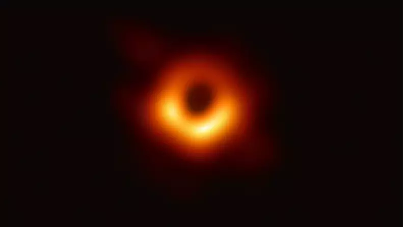 Nebezpečné „príšery“: 8 hlavných dôkazov existencie čiernych dier 41311_6