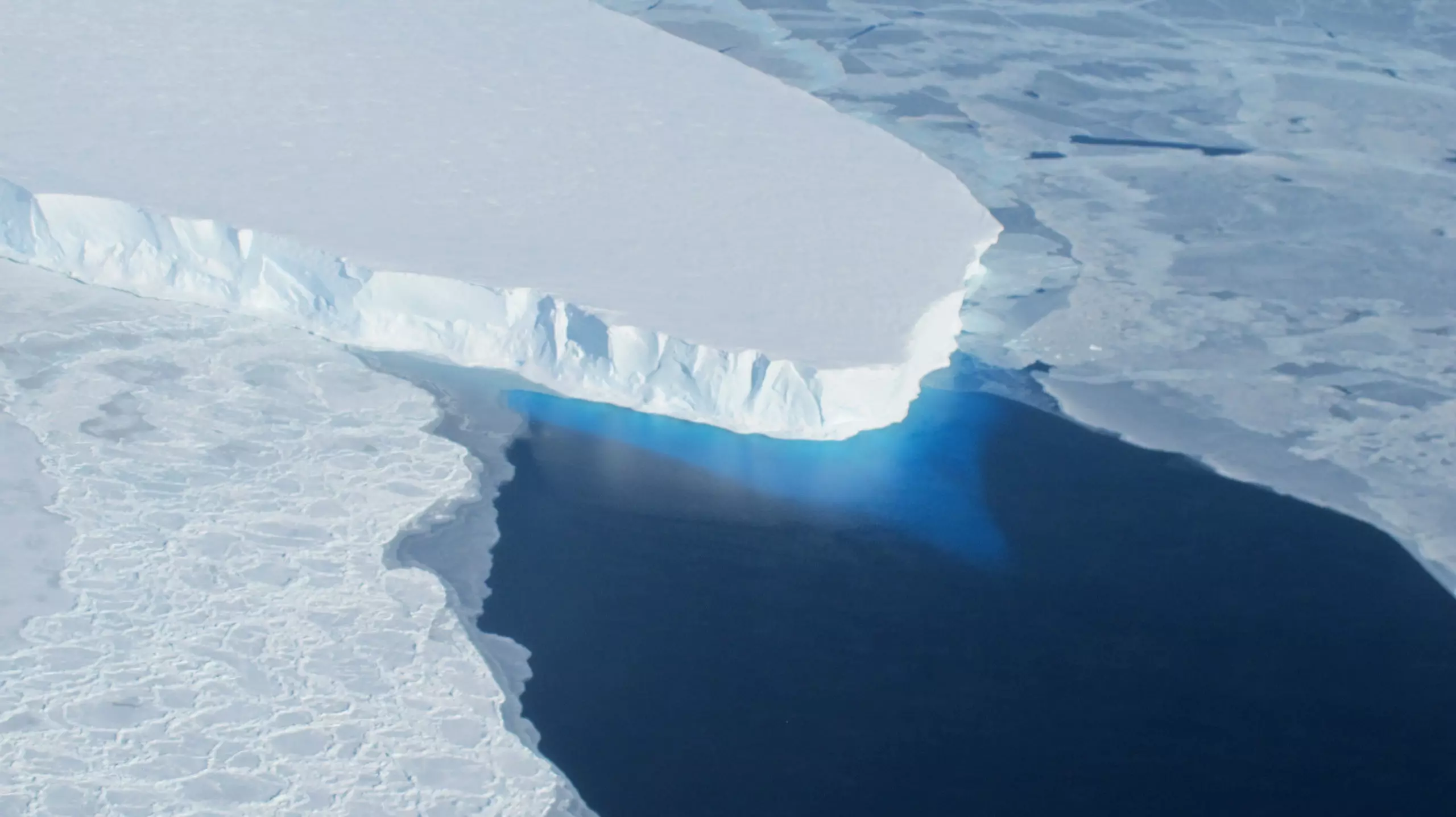 Doomsday ရေခဲမြစ်သည်သိပ္ပံပညာရှင်များထင်ထားသည်ထက်ပိုအန္တရာယ်ရှိသည်။ ငါတို့အဓိကပြောမယ် 41502_3