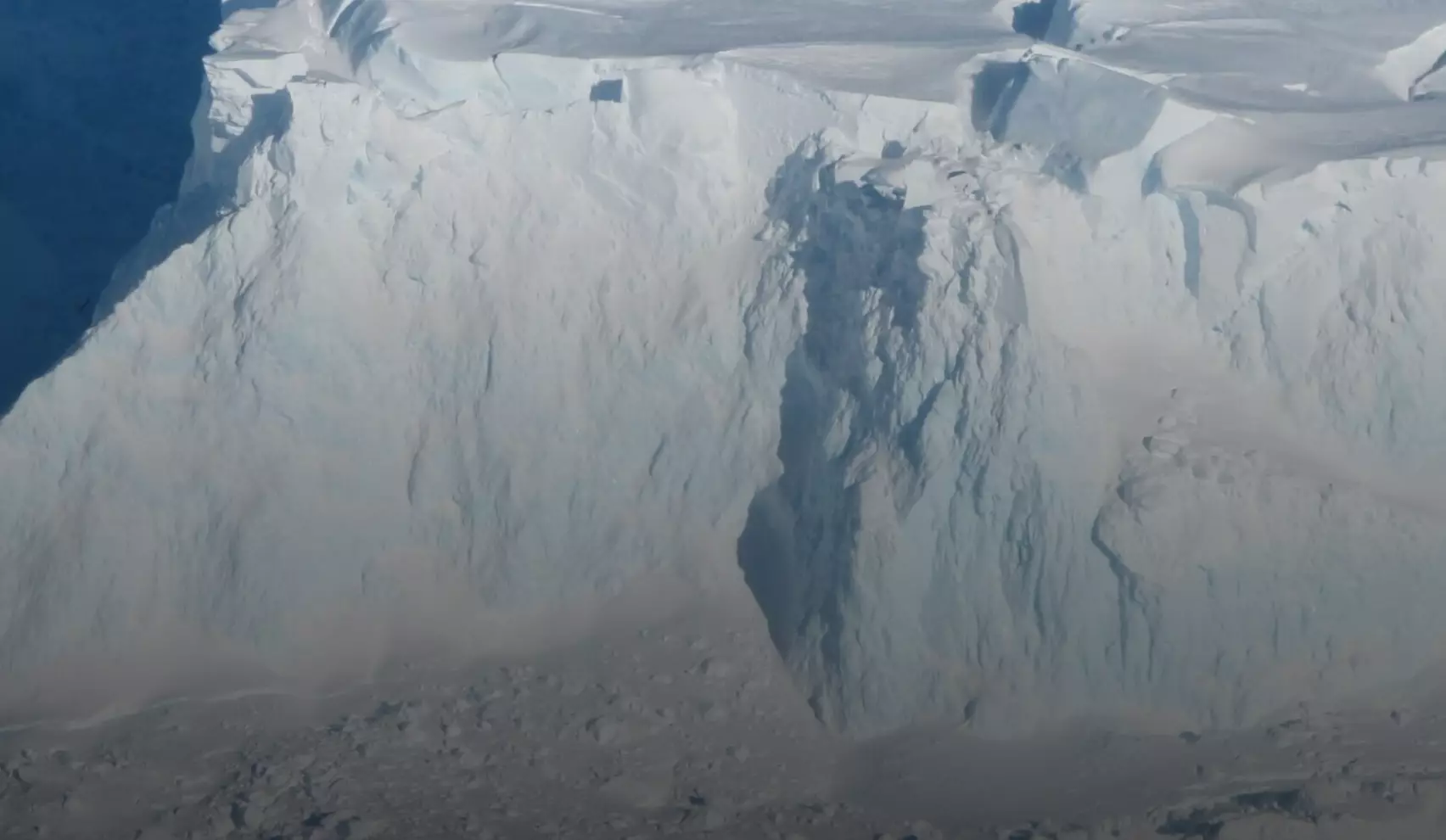 Los investigadores usarán cohetes para extraer agua helada en la luna