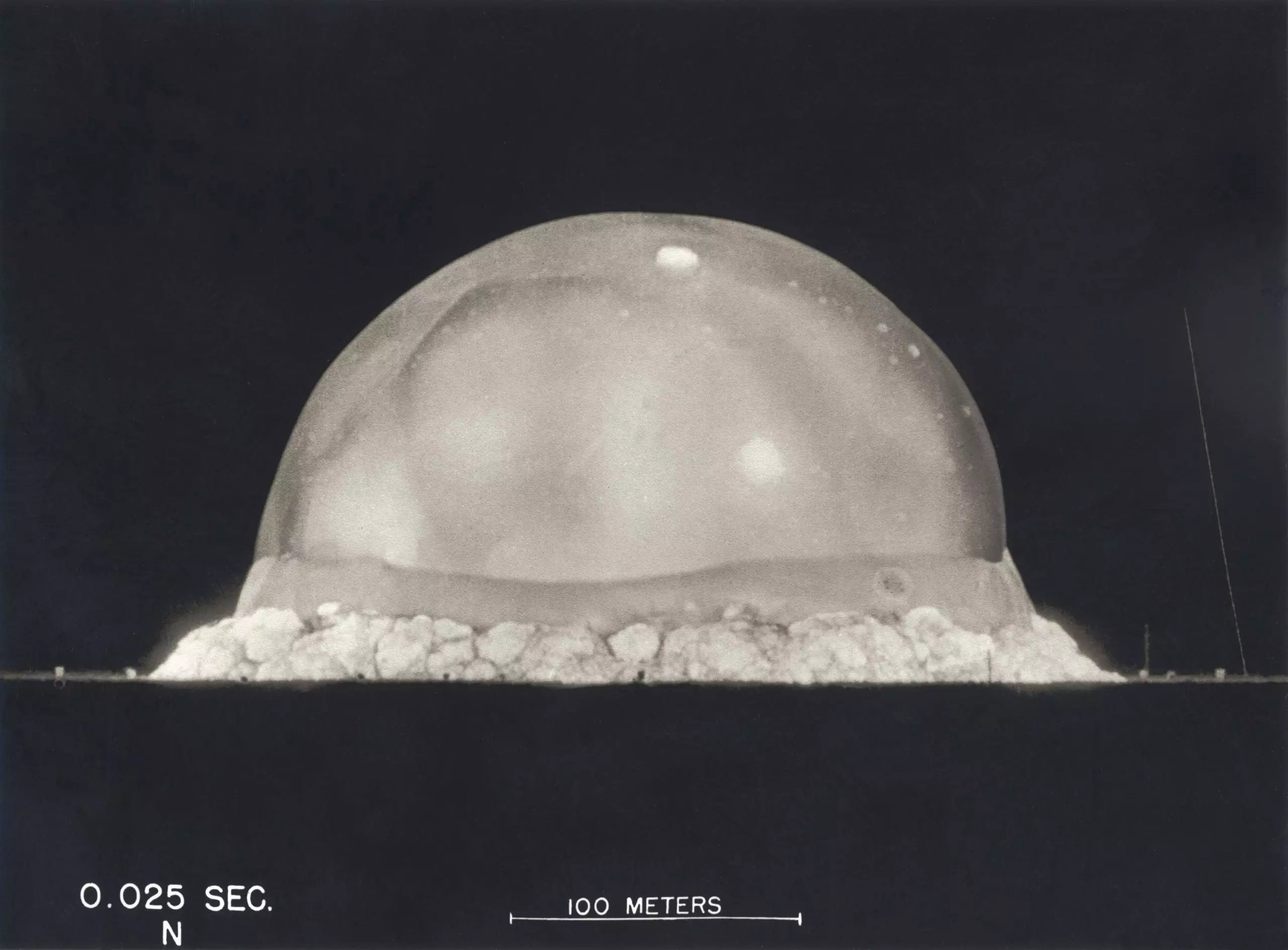 Os cientistas mostraram um quasicristal que se formou após a primeira explosão nuclear