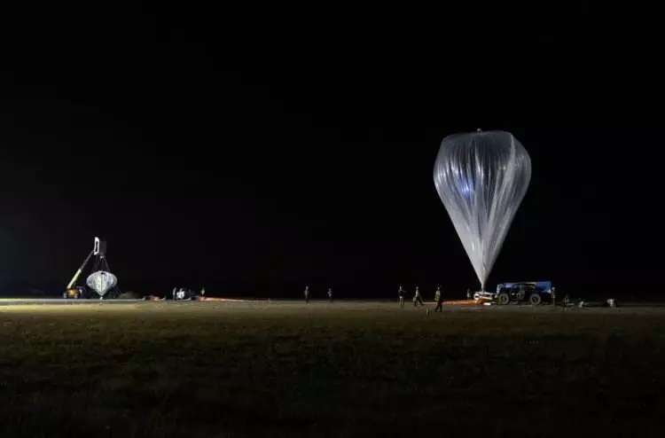 Space Perspective membuka tempahan untuk penerbangan ke stratosfer dengan belon udara panas 41847_1