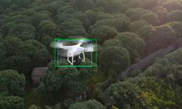 ಹೊಸ AR ಇಂಟರ್ಫೇಸ್ ಮಿಲಿಟರಿ ಮತ್ತು ಅಗ್ನಿಶಾಮಕ ದಳಗಳು UAV ಗಳನ್ನು ಹ್ಯಾಂಡ್ಸ್-ಫ್ರೀ ಕಾರ್ಯನಿರ್ವಹಿಸಲು ಸಹಾಯ ಮಾಡುತ್ತದೆ 41936_2