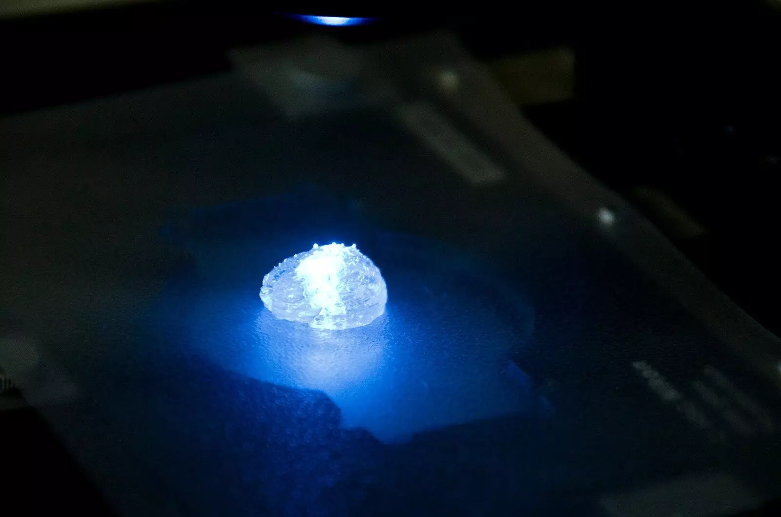 Mae gwyddonwyr wedi gwneud y bioprintio 3D cyntaf o'r canser cyfan