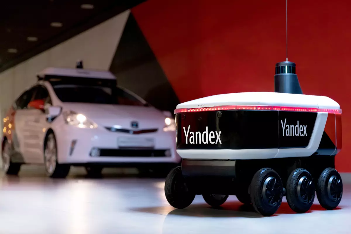 Yandex.Rovers yang diperbarui muncul di jalanan