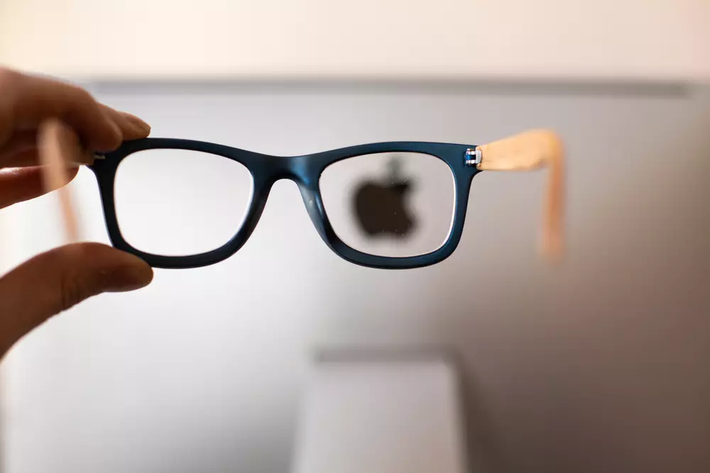 Smart glasses Apple Glasses can control your eyes. How it works?