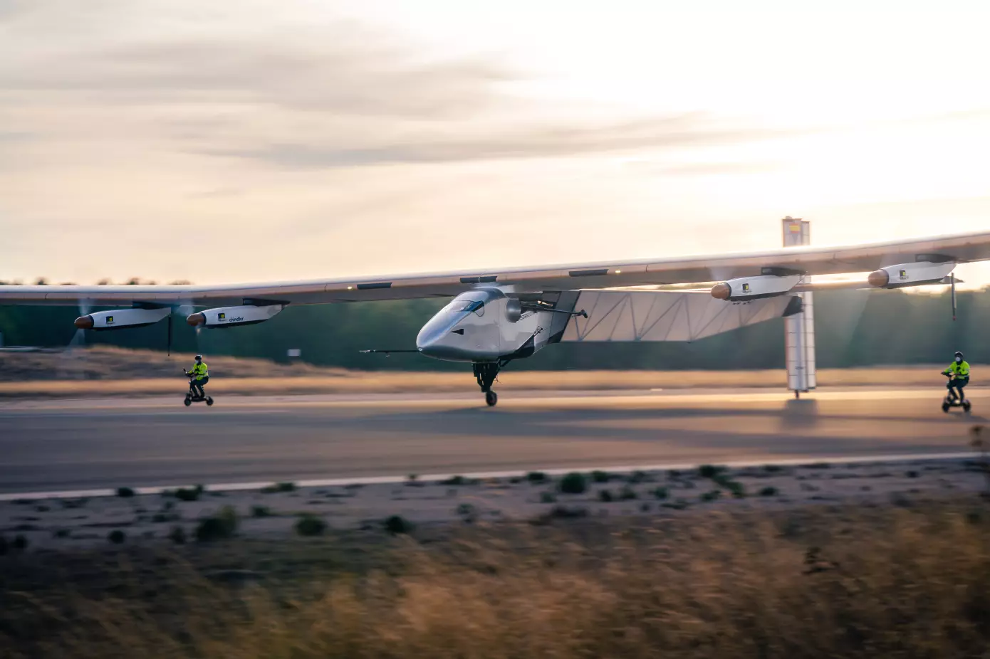 Стартап Skydweller Aero тестує літак на сонячних батареях, який буде заряджатися в процесі польоту