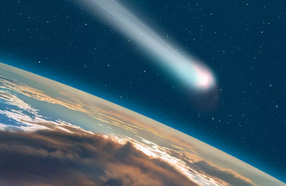 Comet NEOWISE ea bonahala Russia. U ka e bona kae, o sheba kae le ho nka foto joang