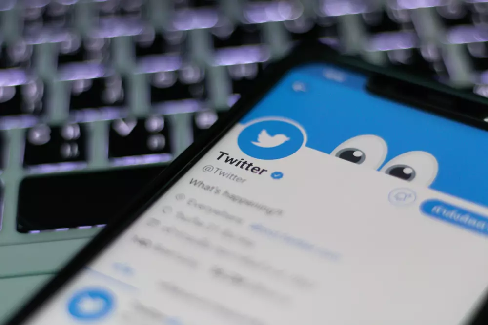 Twitter nglarang publikasi penghinaan miturut bangsa, suku lan bangsa