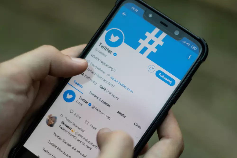 Twitter bakal ngelingake pangguna babagan salah informasi ing kiriman