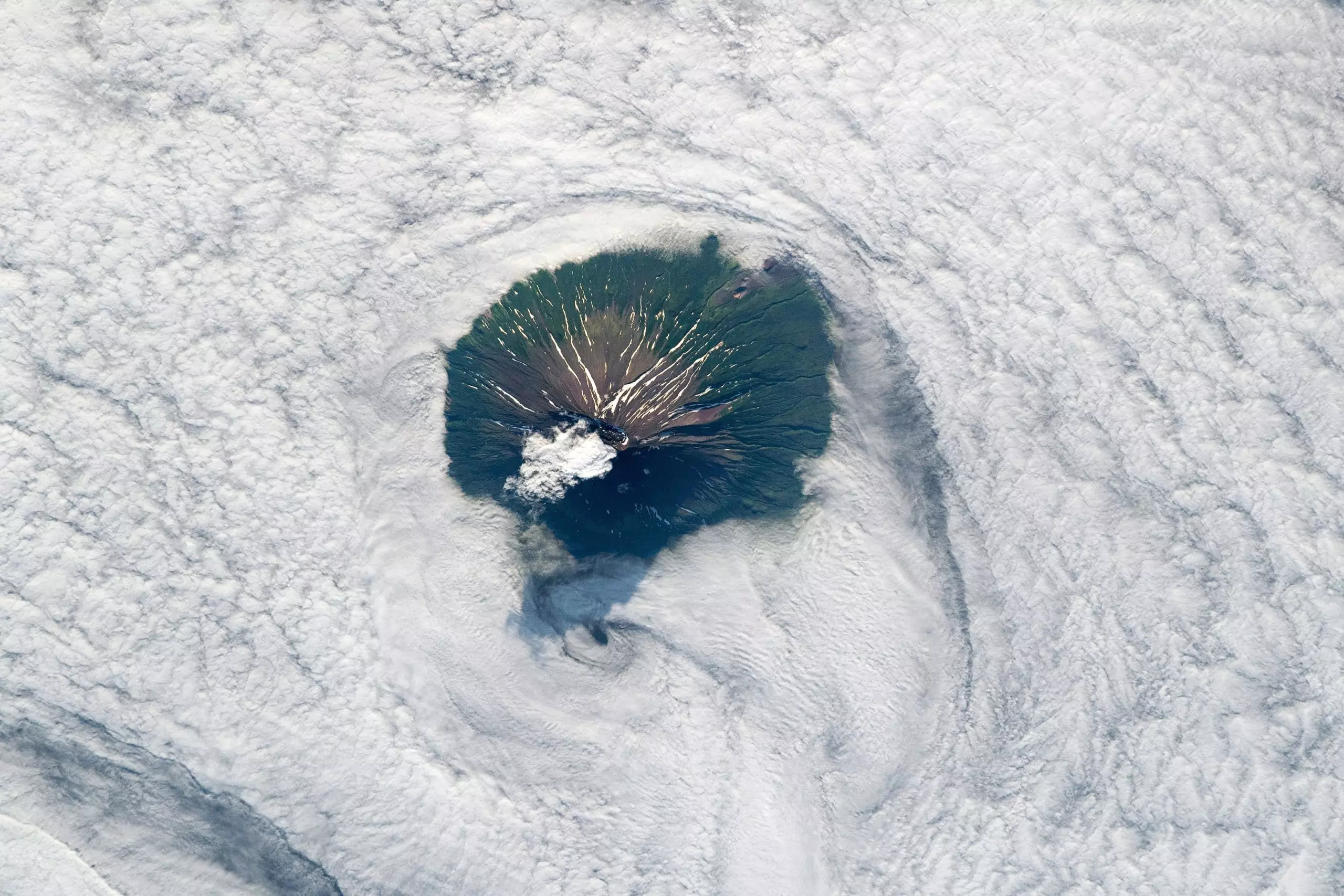 Ang astronaut sa ISS nakuha ang dili katuohan nga panan-aw sa isla nga wala’y nagpuyo 43067_1