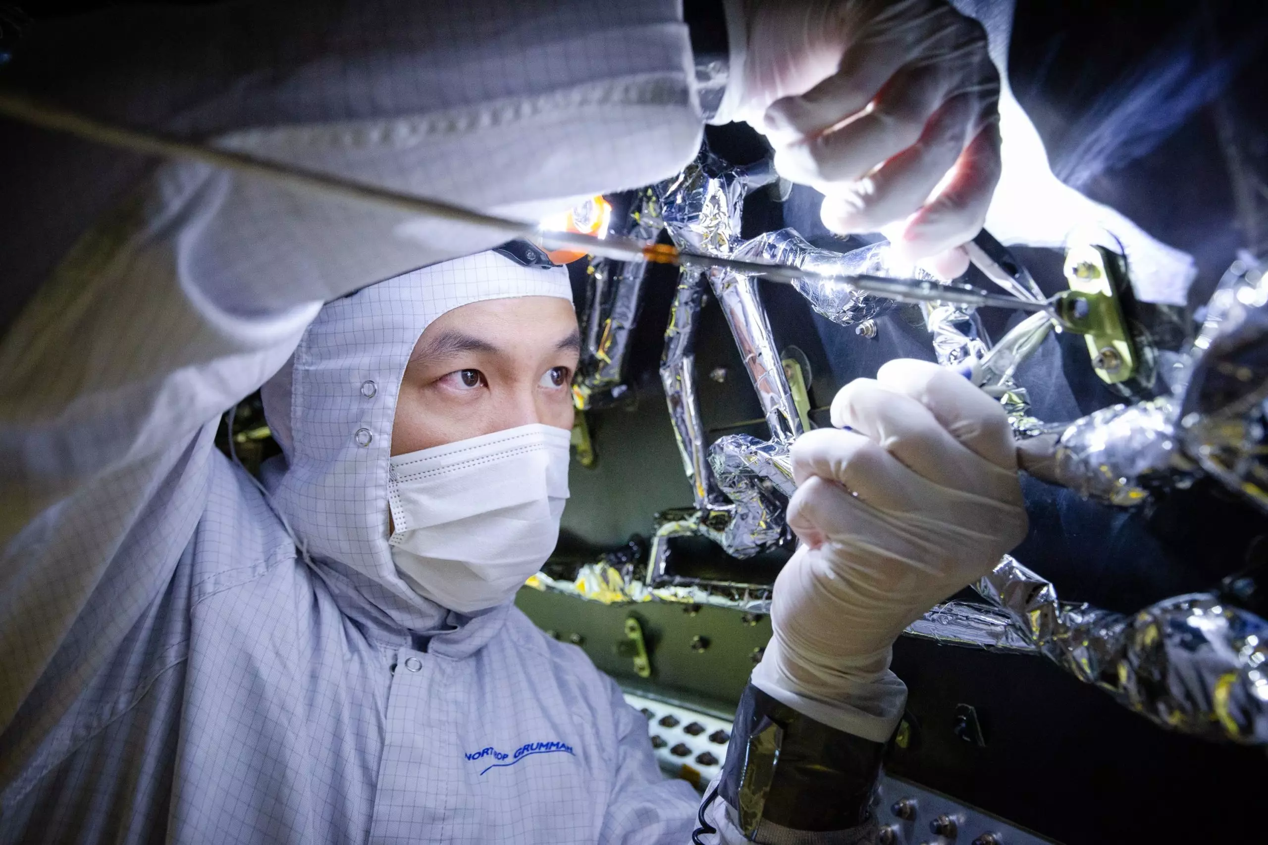 NASA Webb 우주 망원경 세그먼트가 지구에서 테스트됨