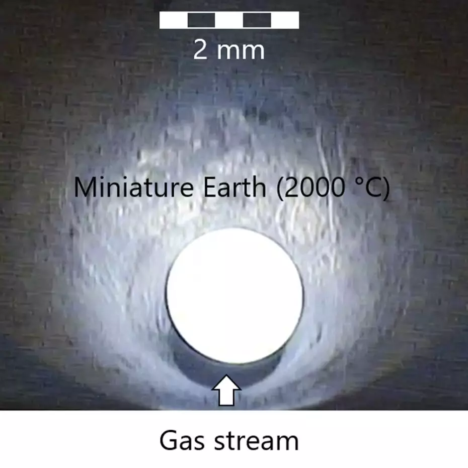 Earth e nyane le sepakapaka sa eona li ne li tšoana le Venus ho feta hona joale 43413_2