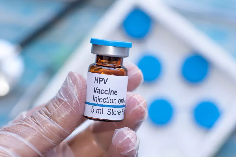 Oncologists lati Amẹrika ti yipada awọn ofin fun ajesara lodi si HPV. A mọ ẹni ti yoo ni ipa