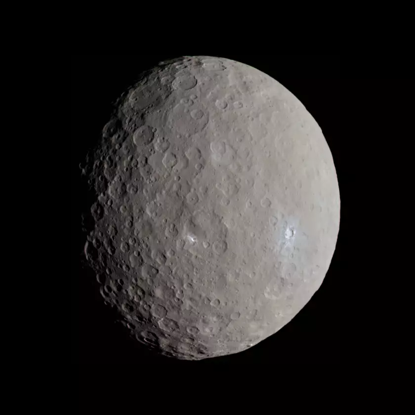 Wetenskaplikes adviseer om die dwergplaneet Ceres te koloniseer. Wat is so interessant daaraan? 43670_1