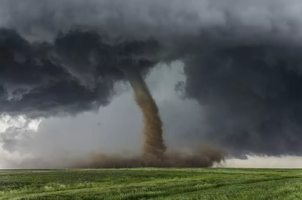 La supercomputadora ayuda a los científicos a estudiar tornados y crear modelos de huracanes