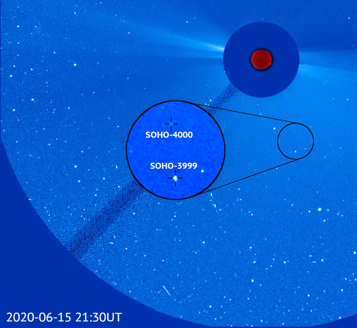 Teleskopo NRL detektas 4000-an kometon, kaj apud ĝi alian spacobjekton 43787_1