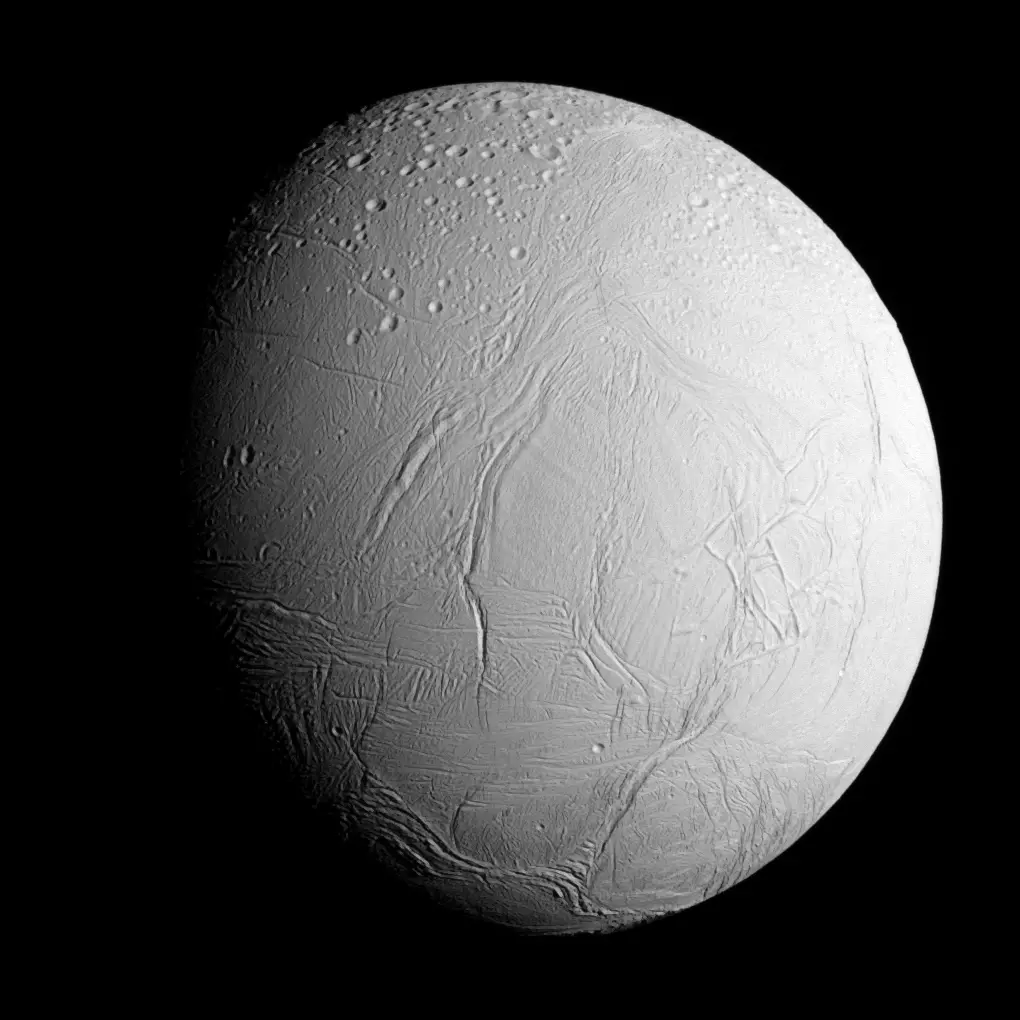 Bulan Saturnus mempunyai lautan seperti Bumi