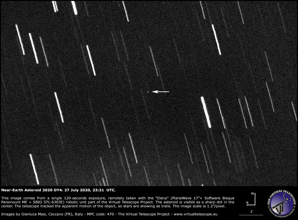 Mireu un asteroide de la mida d’un cotxe. Va volar força a prop de la Terra