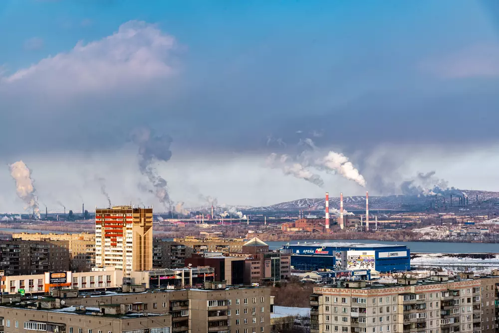 25% e sistemeve të pastrimit nuk filtrojnë emetimet nga ndërmarrjet ruse