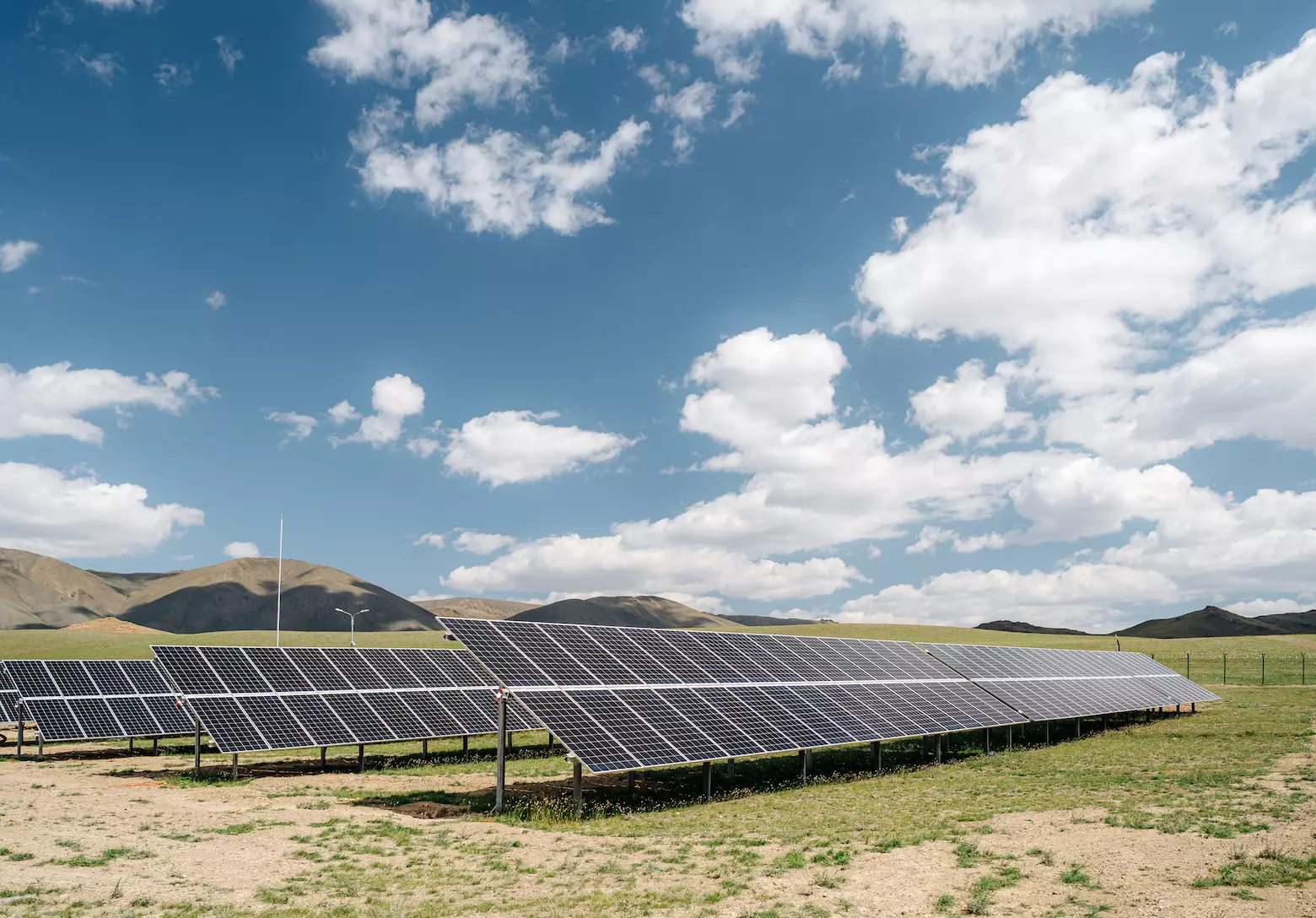 Sino ang nagtatayo ng mga serial solar power plant sa Russia at kung bakit ang kakulangan ng araw sa ating bansa ay isang alamat 44291_5