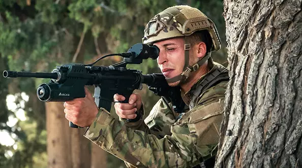AI 步槍瞄準鏡將突擊步槍轉變為便攜式作戰中心 44_2