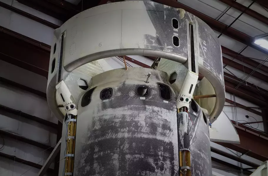 Blue Origin lancia il nuovo razzo Shepard per testare il sistema di atterraggio lunare 46720_1