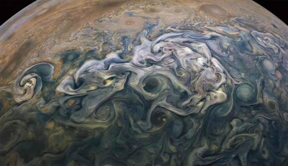 NASA a lansat noi imagini ale atmosferei lui Jupiter. Artiștii i-au completat - nu s-a dovedit mai rău decât expresioniștii! 48341_2