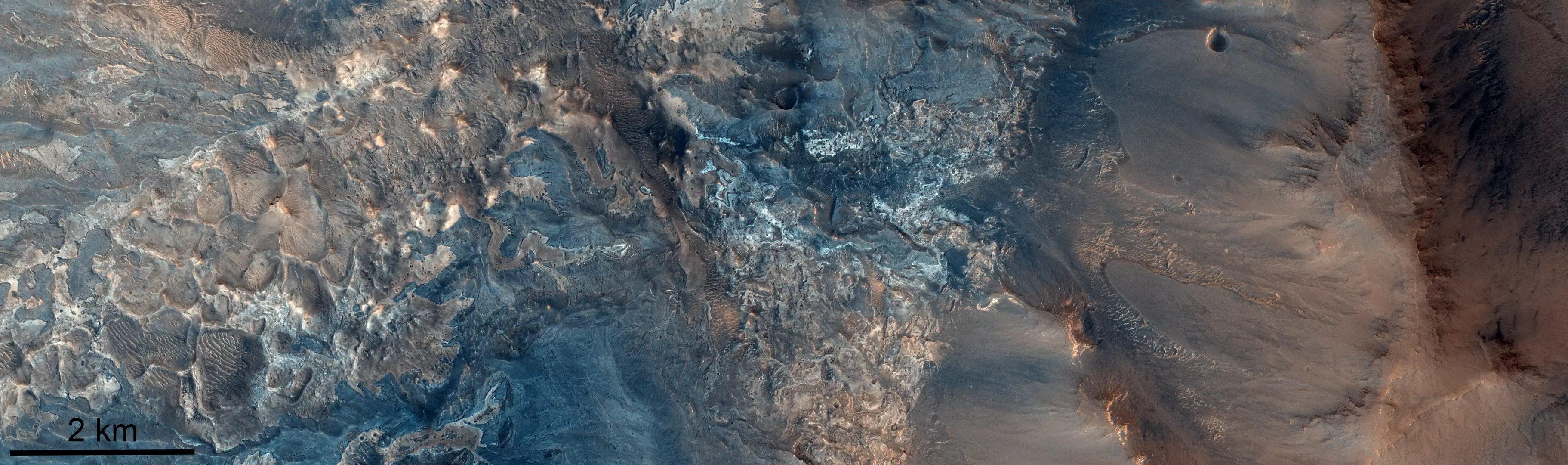 Lihat seperti apa musim bunga di Marikh. ExoMars mengambil foto dari kedalaman kawah 48588_4