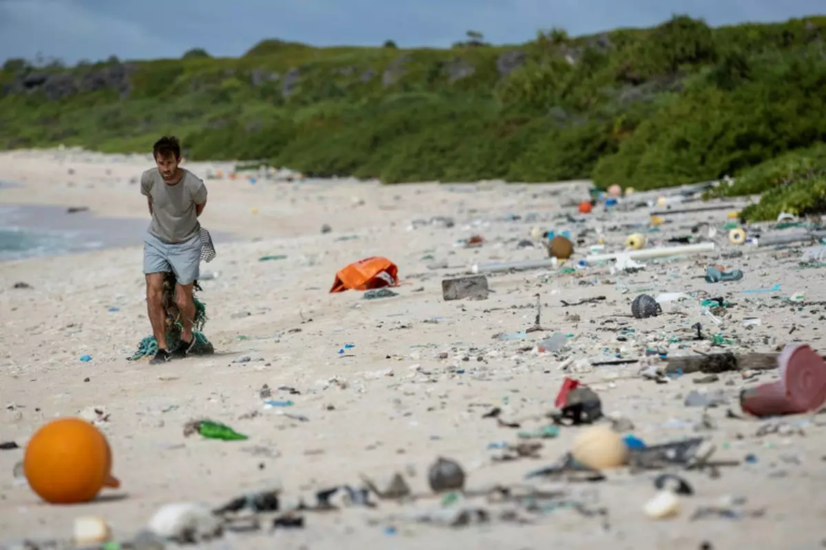 Dünyanın nehirleri plastikten nasıl temizleniyor: katamaran, yüzen bariyerler ve baloncuklar 49115_1