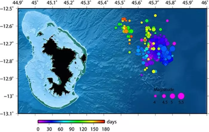 科学者たちは、インド洋で巨大な活火山を発見しました。過去6ヶ月で結成されました！ 49626_1