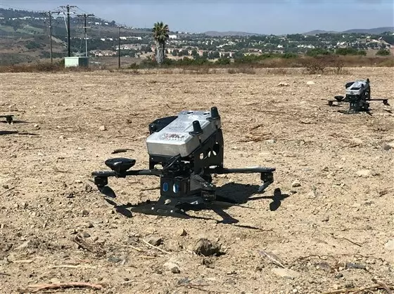 Muumbaji wa Oculus Palmer Luckey amezindua drone ya kuingilia kati. Inaweza kuharibu drones zingine katika kukimbia kwa kugonga tu ndani yao! 51419_1