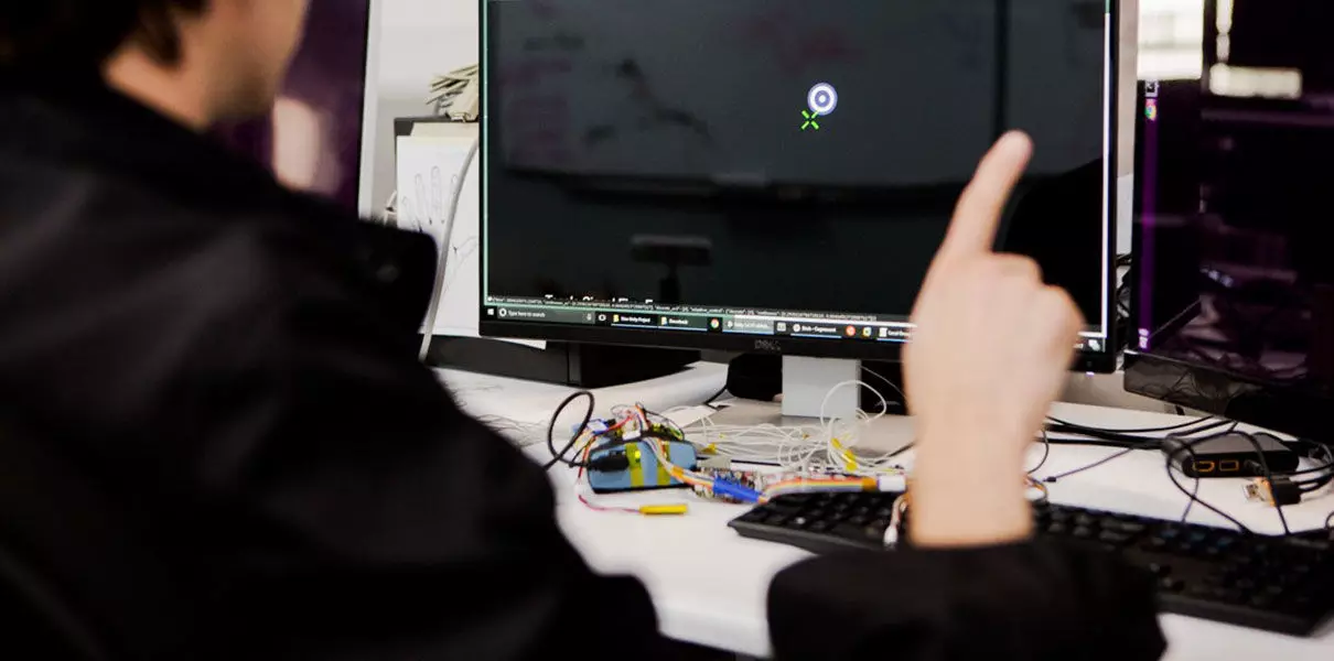 So steuern Sie einen Computer mit Gedankenkraft: Das Startup Ctrl-labs hat ein Armband vorgestellt, das Gehirnsignale liest