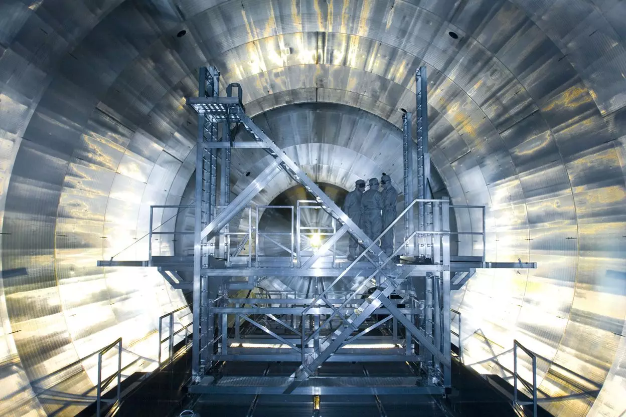 Como funciona o laboratorio KATRIN, onde se determina canto pesa unha misteriosa partícula de neutrino 56068_1