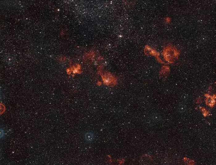 Вижте снимки, направени от телескопа Хъбъл, за да отпразнуват своята 30 -годишнина 56176_2