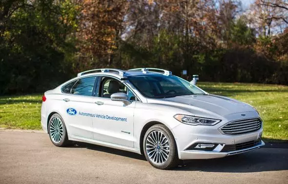 Ford sýndi mannlausa bíla af nýrri kynslóð 57322_1