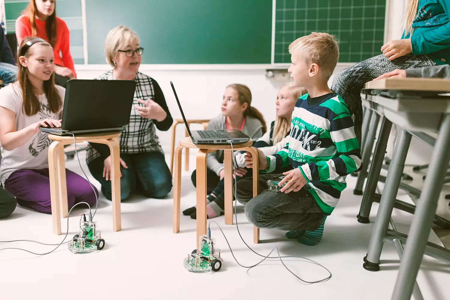 러시아의 로봇 공학: 어린이와 학생들이 가르치는 방식과 우리 교육이 서구 교육보다 얼마나 나은지 58288_2