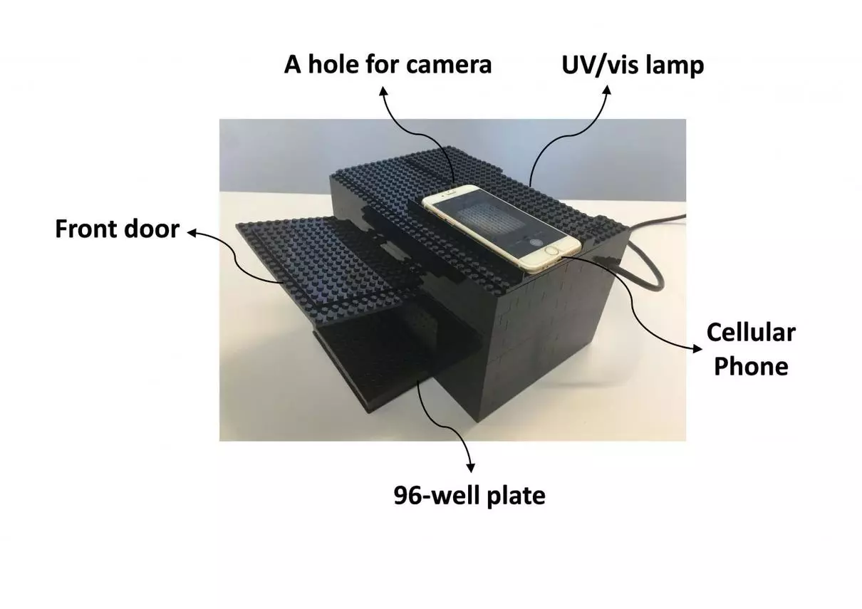 Scientists have assembled a chemical weapons detector from Lego bricks and a smartphone 58714_1